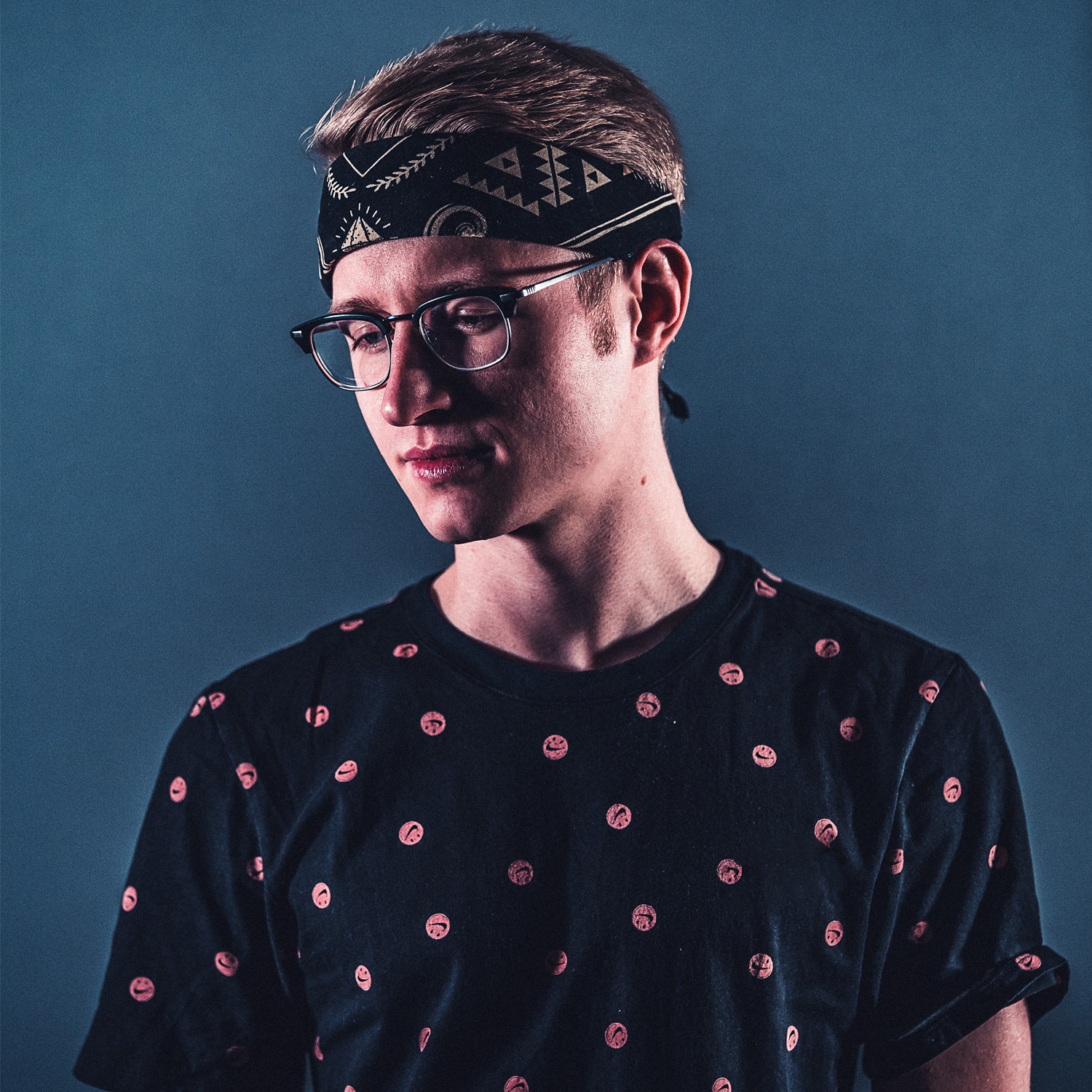 John Dee - Free music on ToneDen