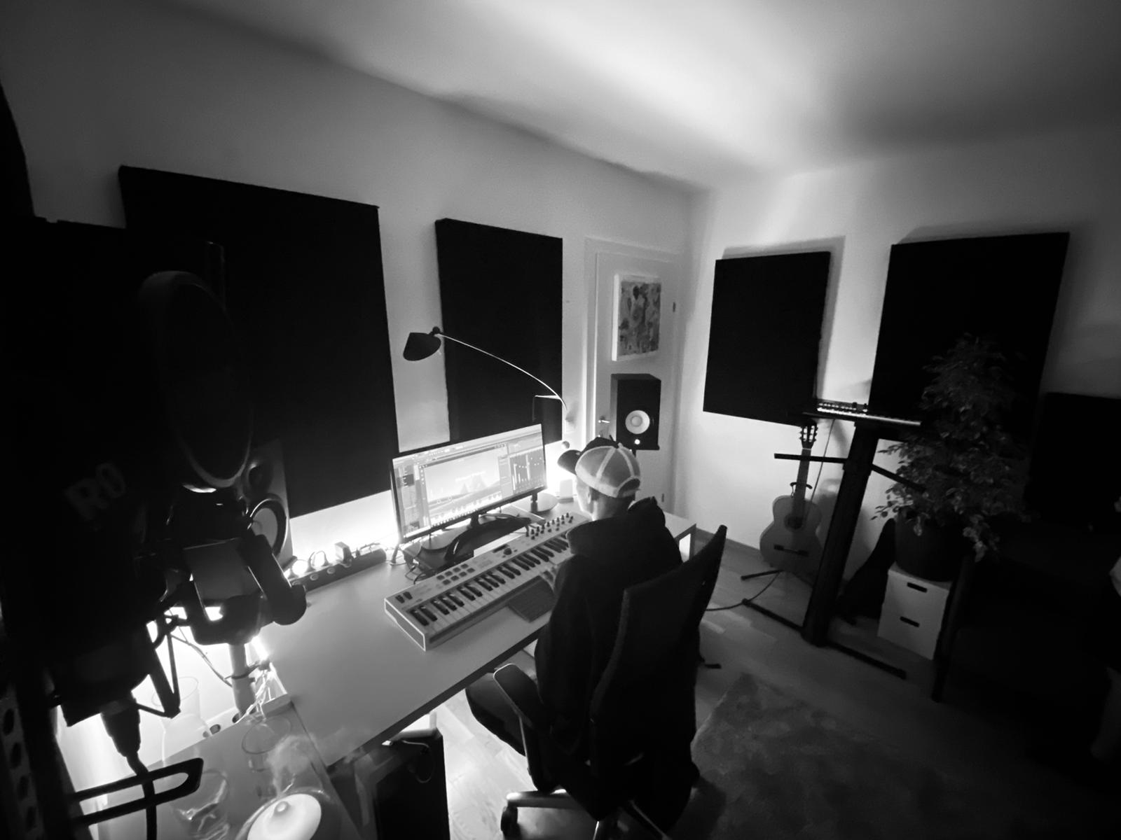 iseeyouknowhere - Free music on ToneDen