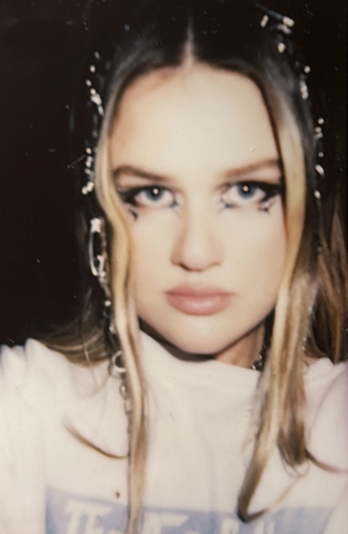 MADison Daniel - Free music on ToneDen